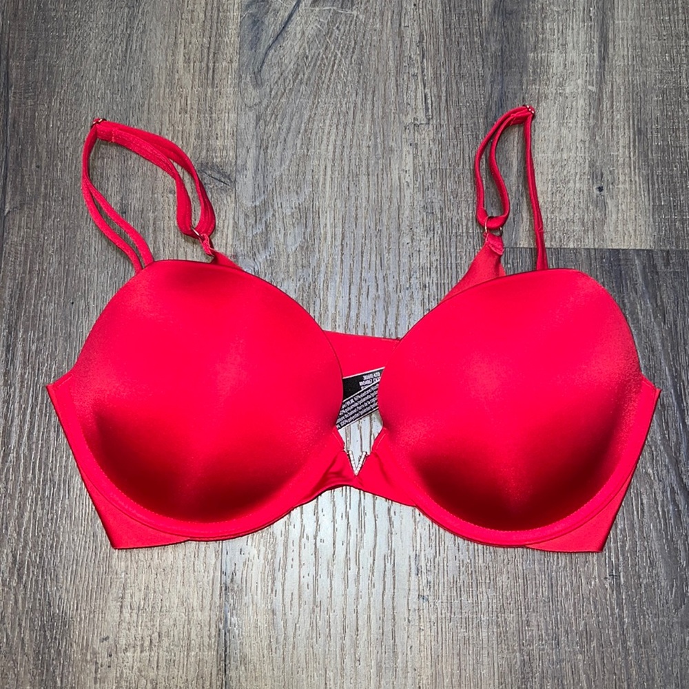 Victoria’s Secret Red Smooth Push-Up Bra - Gem